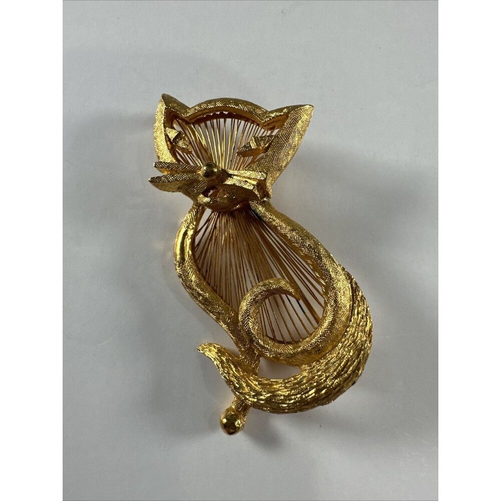 Mcm Gold Tone Cat Signed By Monet Very Intricate Work… - Gem